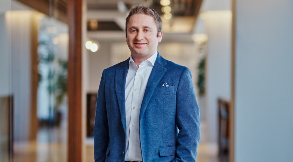 Simon Osak | Team | TA