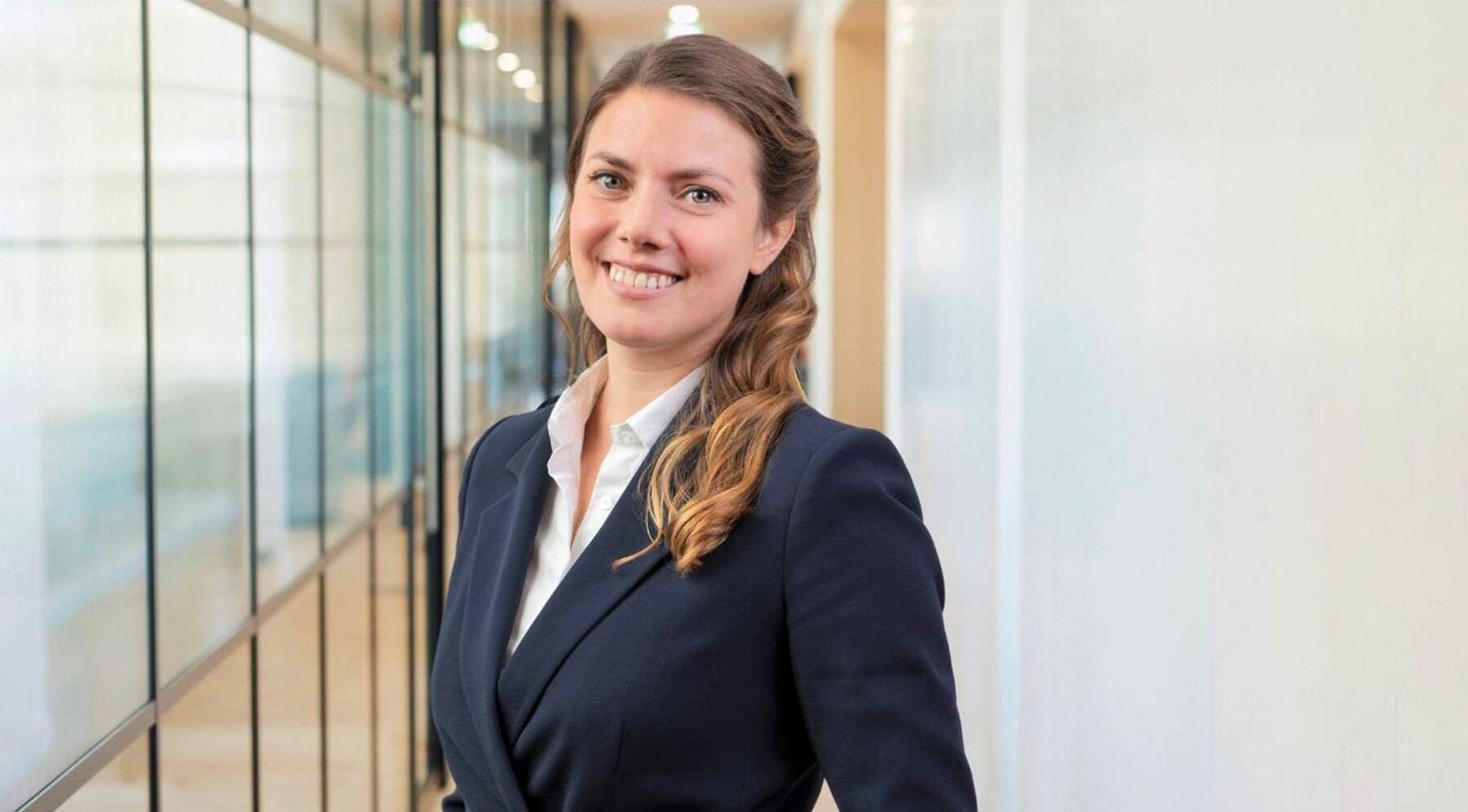 Isabelle Donis | Team | TA